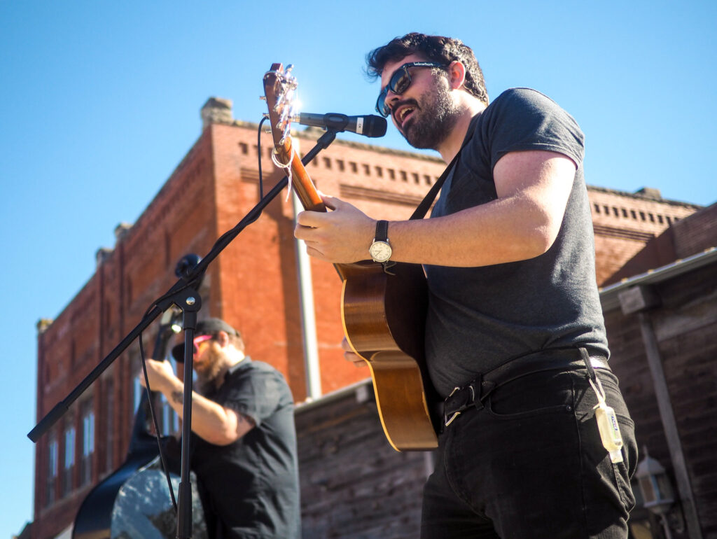 Kyle Reid and the Low-Swingin' Chariots